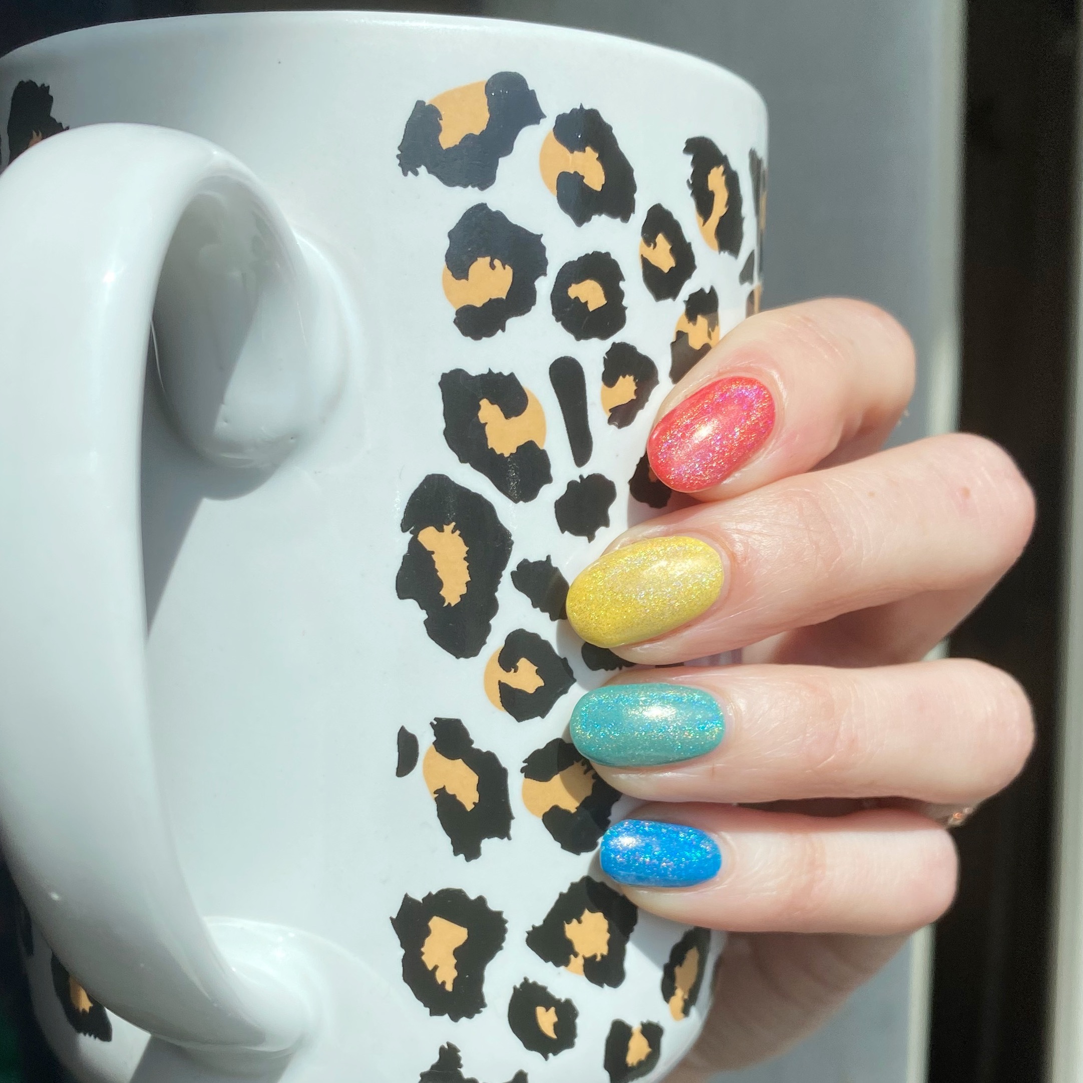 GLAM NAILS CHALLENGE APRIL — Rainbow 🌈 – Coffee & Nail Polish