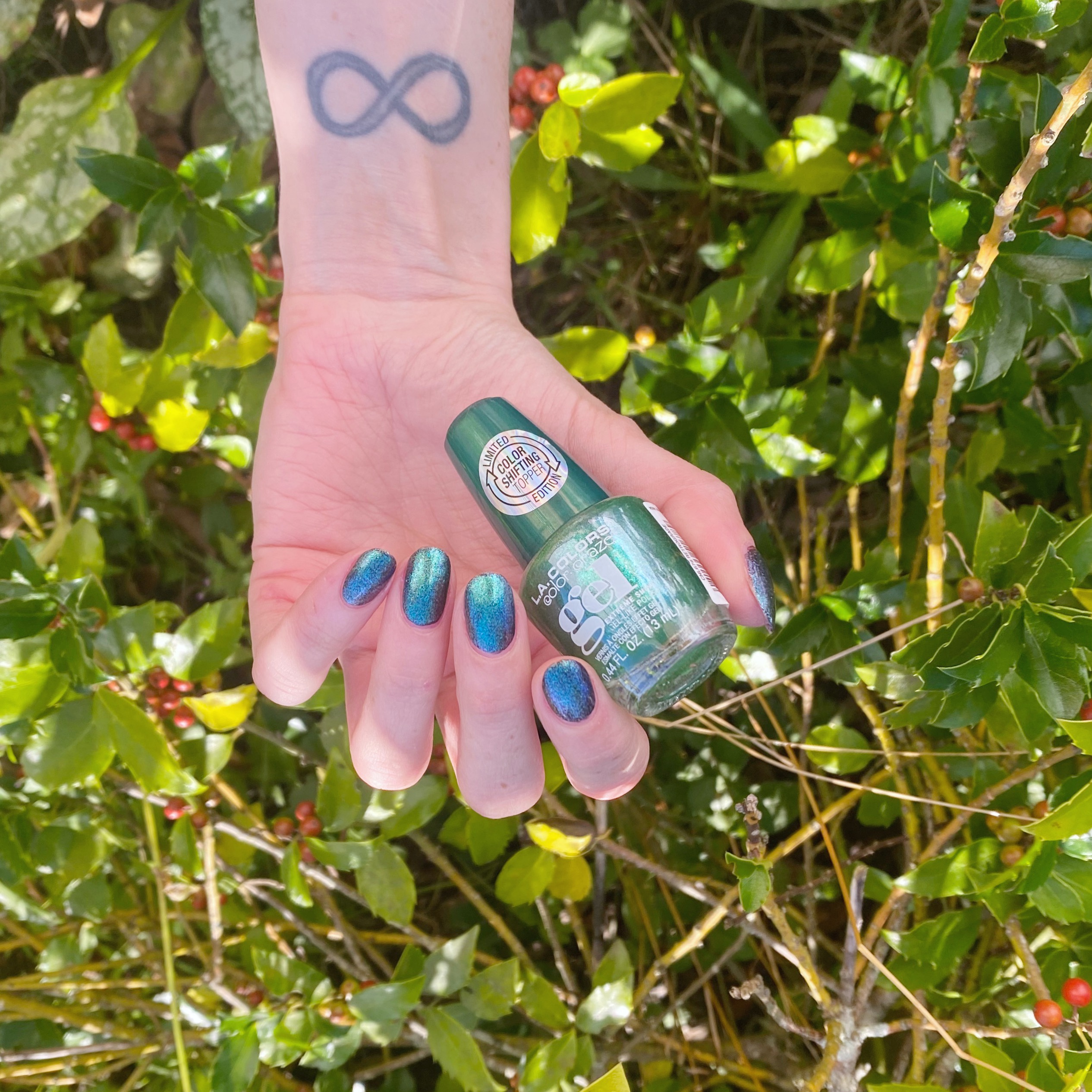 SWATCH SUNDAY — LA Colors Gel Color Craze Color Shifting Top Coat ...